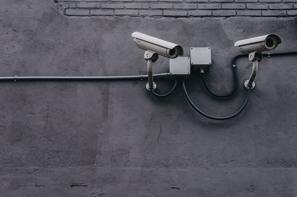 3 Pros And 3 Cons Of CCTV Cameras - Verge Campus