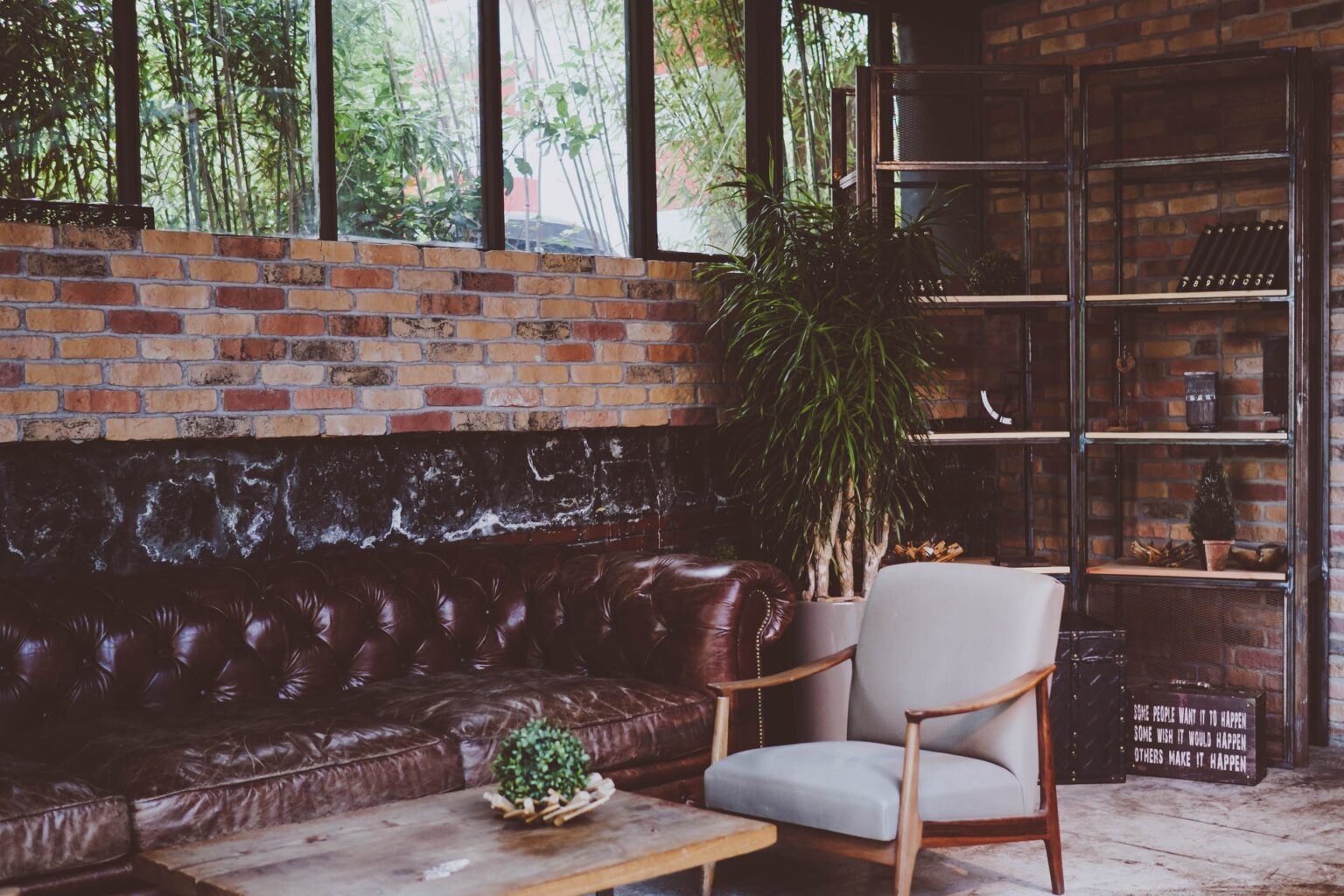 How To Style A Chesterfield Sofa In A Cafe? - Verge Campus