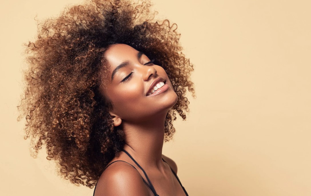 Importance Of Considering Going to a Natural Hair Salon - Verge Campus