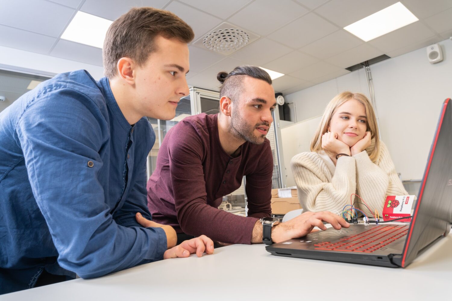 The Benefits of Taking an Internet Technology Course - Verge Campus