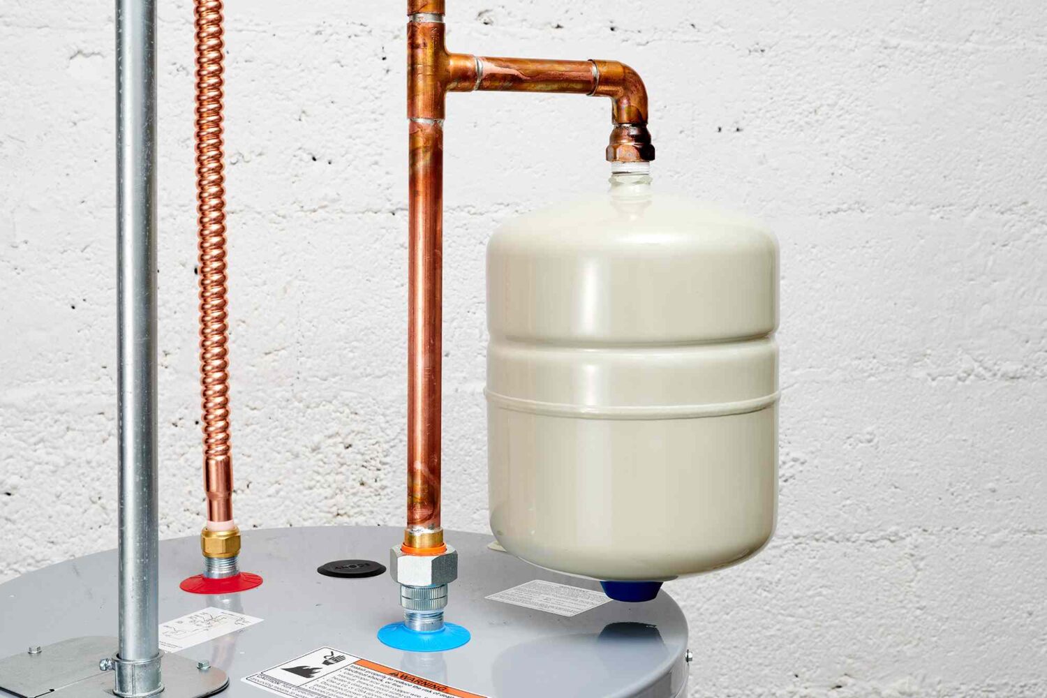5 Tips For Choosing Between Tankless And Conventional Water Heater ...