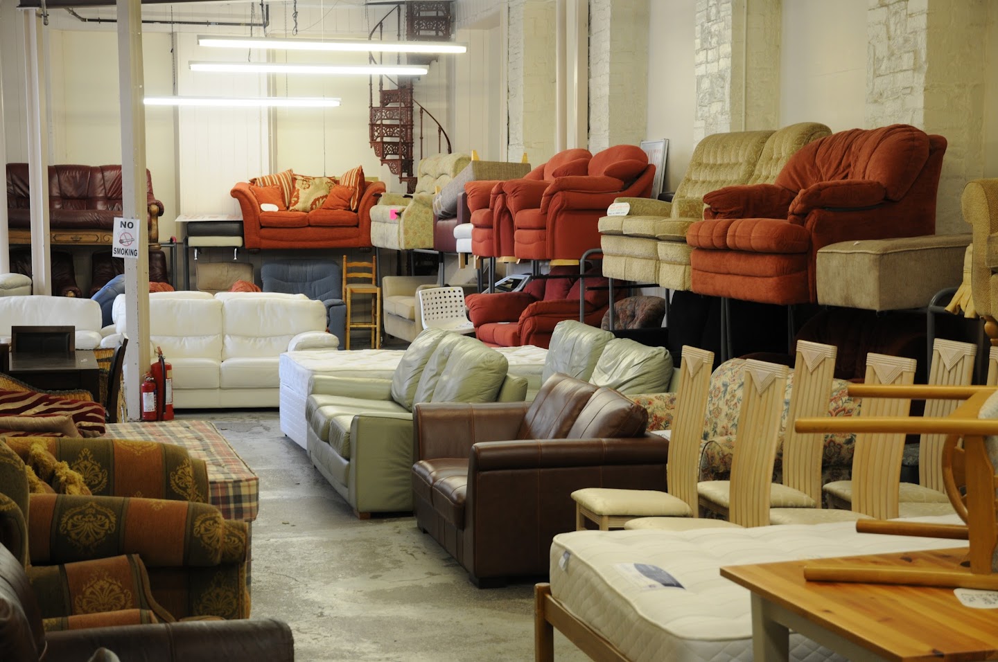 From Vintage to Modern ─ Finding Unique Pieces in the Used Furniture ...