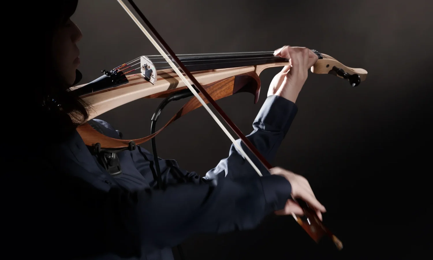 The Advantages of Electric Violins in Live Performances - Verge Campus