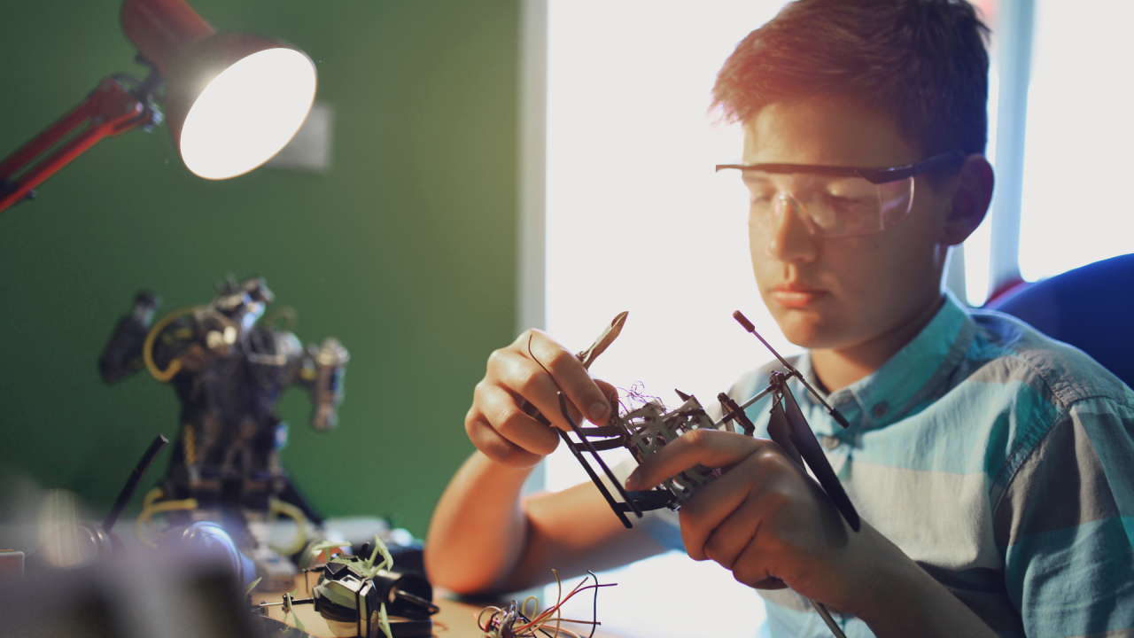 Revolutionizing the Classroom ─ How STEM Education Shapes Future ...